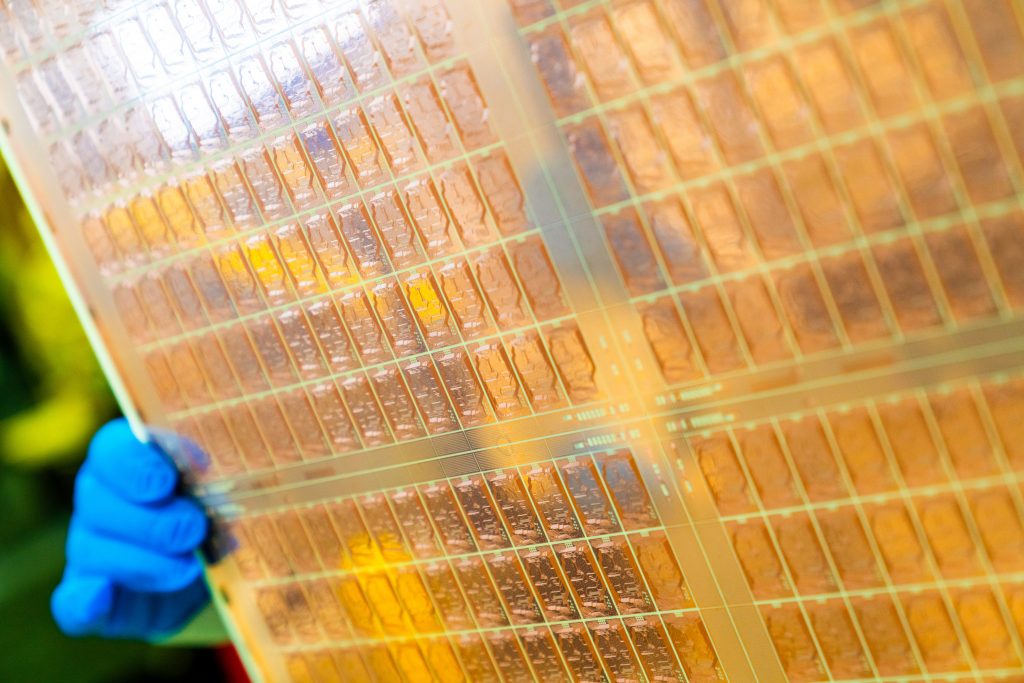 [News] Glass Substrates in Advanced Packaging With Intel Leads, TSMC ...
