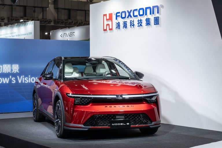 [News] Foxconn Reportedly Set to Acquire Sharp’s LCD Plant to Expand EV Production in Japan