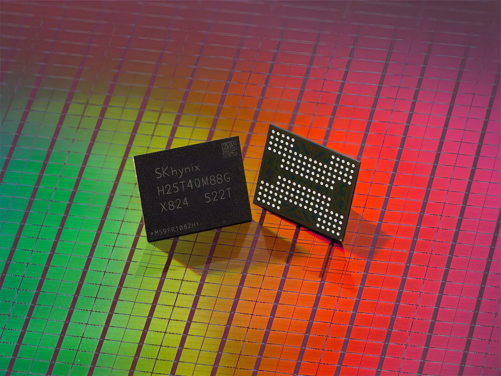 [News] SK hynix Unveils World’s First 321-Layer QLC NAND, Targets 1H26 ...