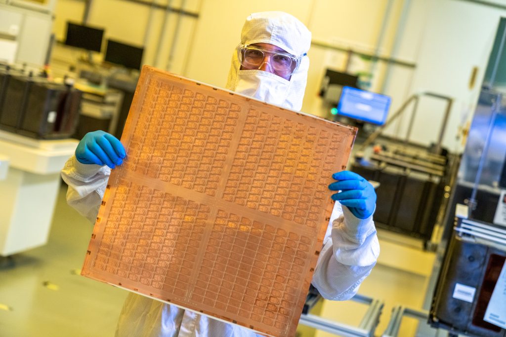 [News] Glass Substrates Eye 2027 Launch, Scale Toward 2030 as CoWoS ...